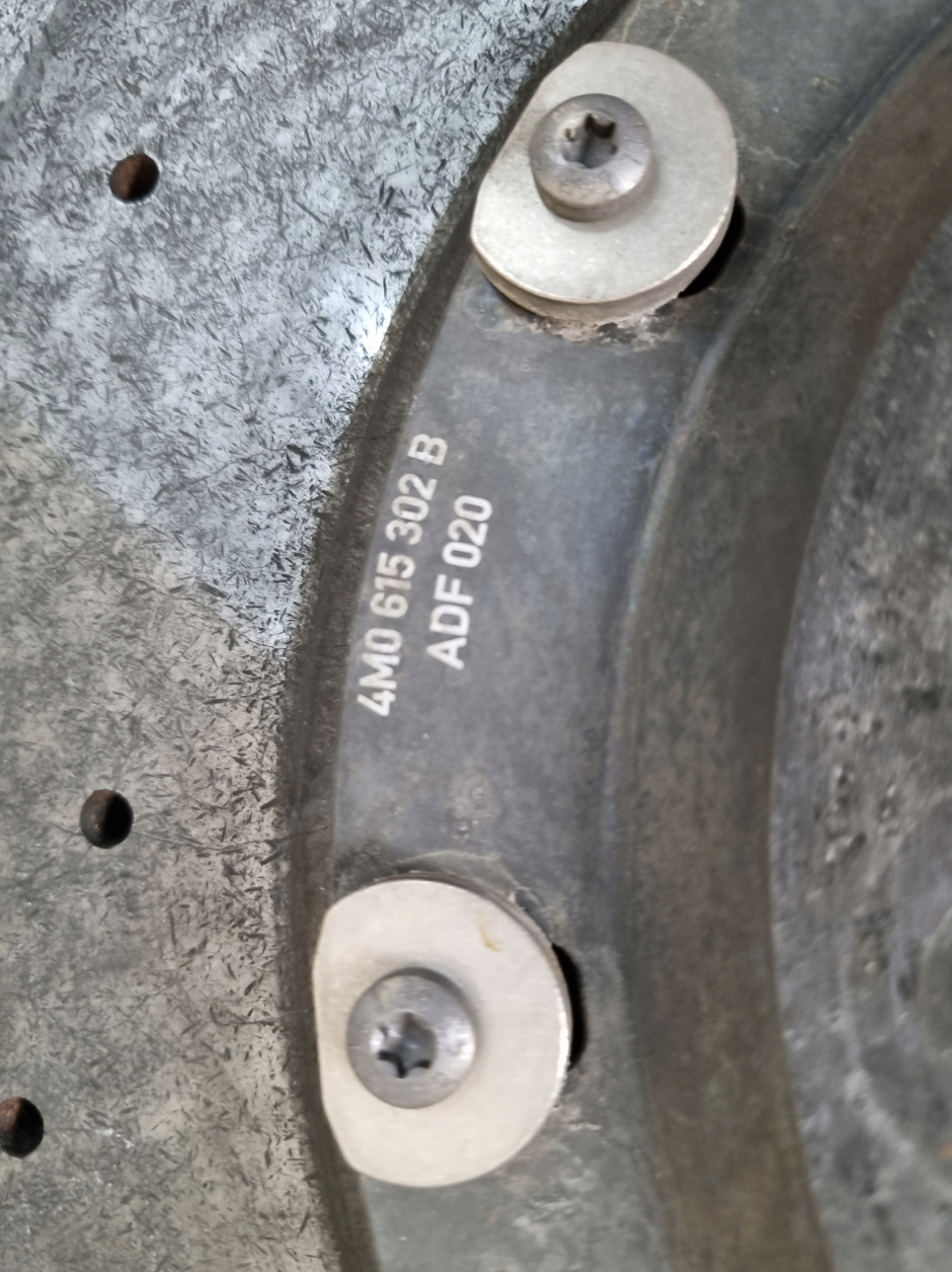 Lamborghini Urus Right Front Brake Disc Ceramic 4M0615302 B – DGParts