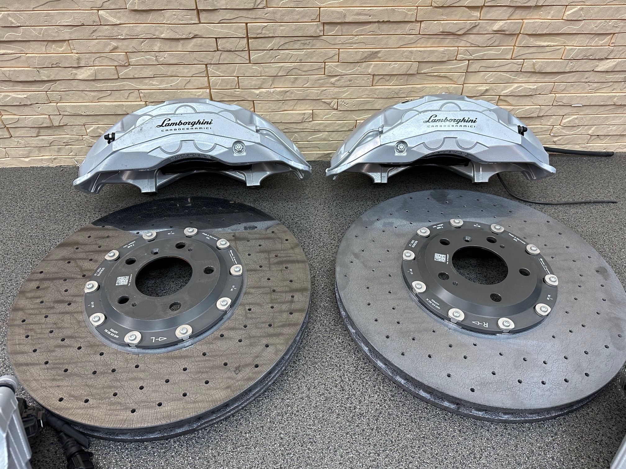 Lamborghini Urus Brake Disc Ceramic Brake Caliper Set 4M0615601AJ ...