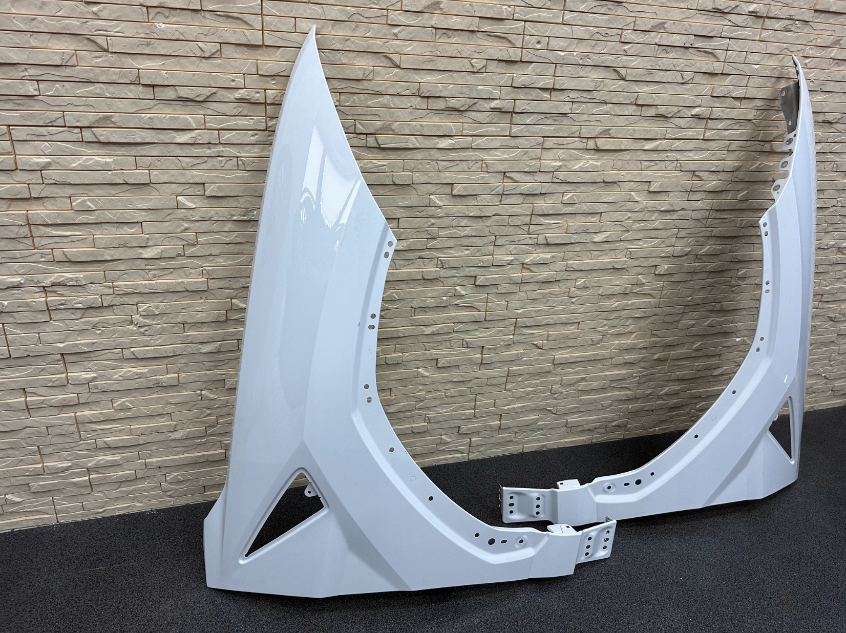 Lamborghini Urus Fender Set White 4ML821106A / 4ML821105A – DGParts