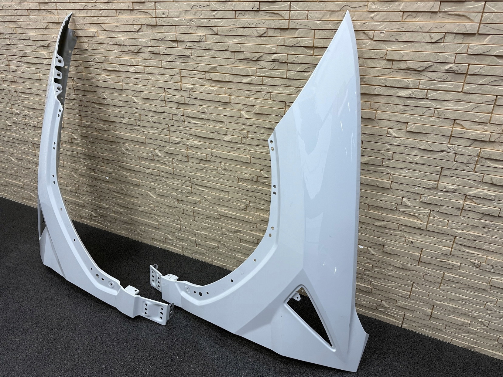 Lamborghini Urus Fender Set White 4ML821106A / 4ML821105A – DGParts
